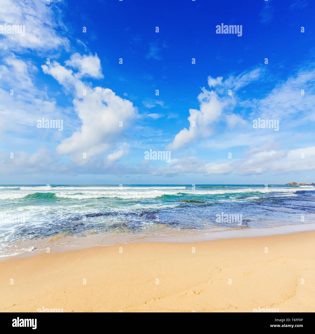 The Indian ocean landscape. Beautiful view of a sea Stock Photo - Alamy