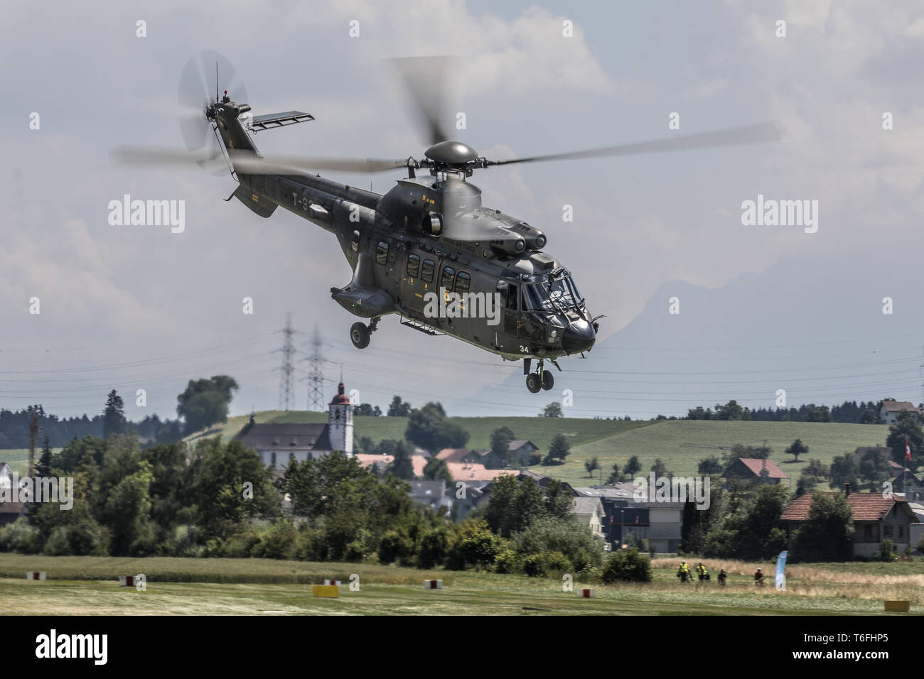 Militarhelikopter hi-res stock photography and images - Alamy