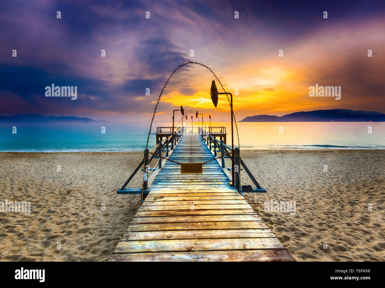 Beach pier amazing sunrise hi-res stock photography and images - Alamy