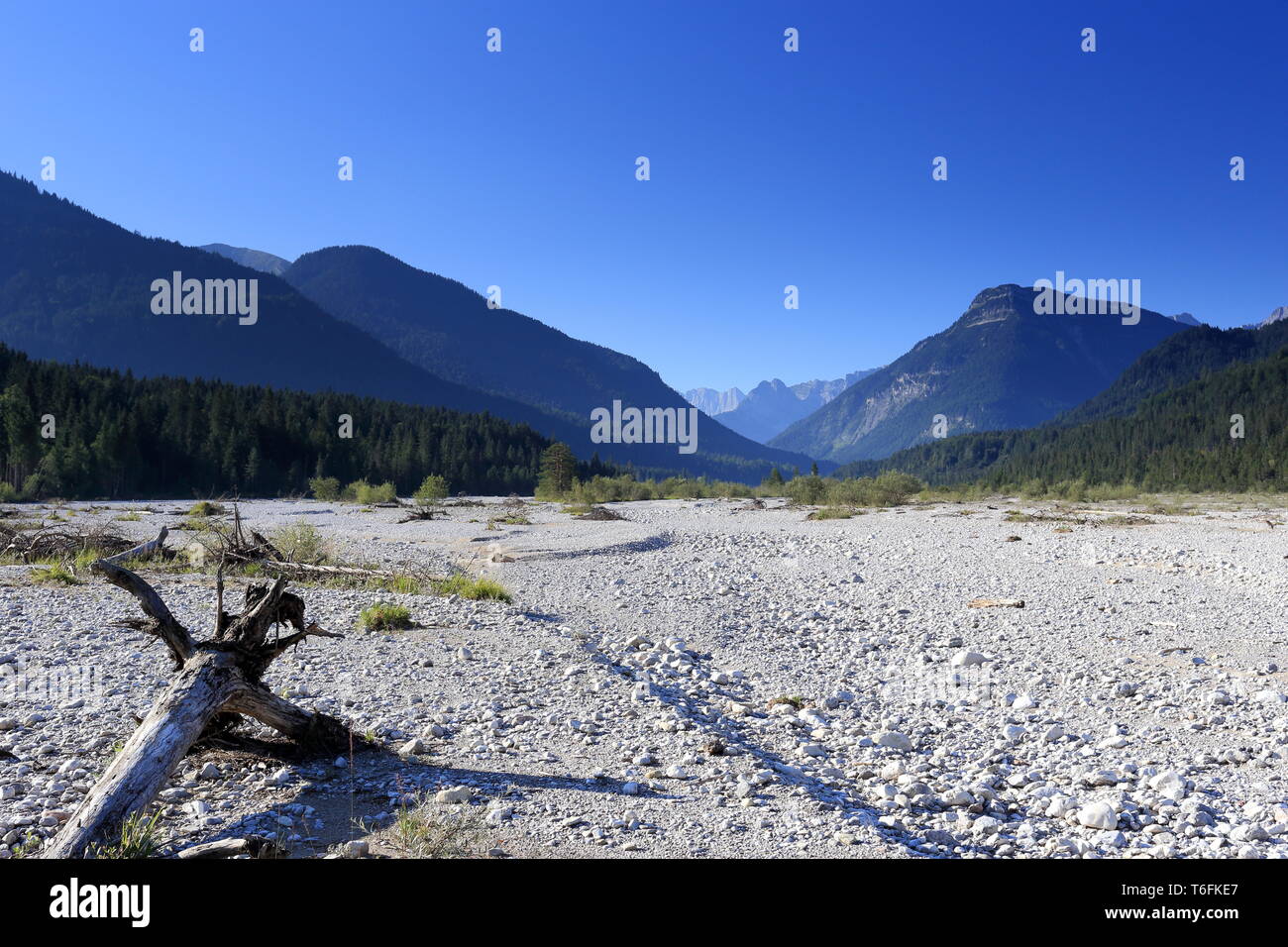 River bed background hi-res stock photography and images - Alamy