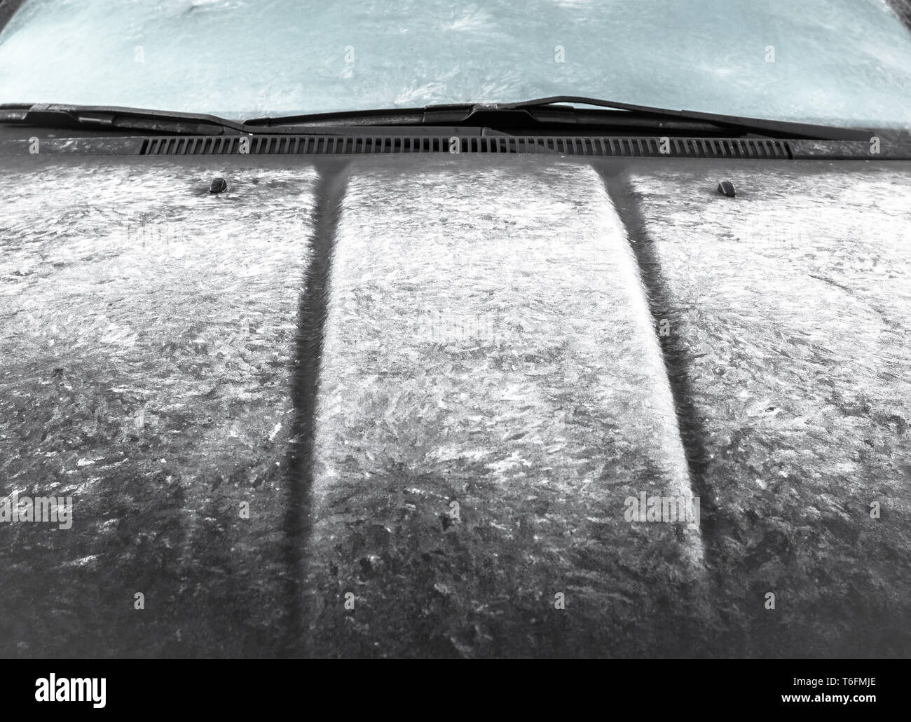 Icy car exterior hi-res stock photography and images - Alamy