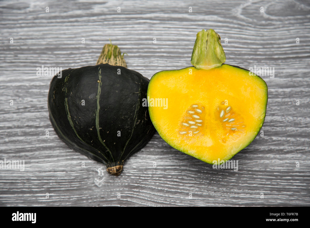 Buttercup squash cut in half hi-res stock photography and images - Alamy