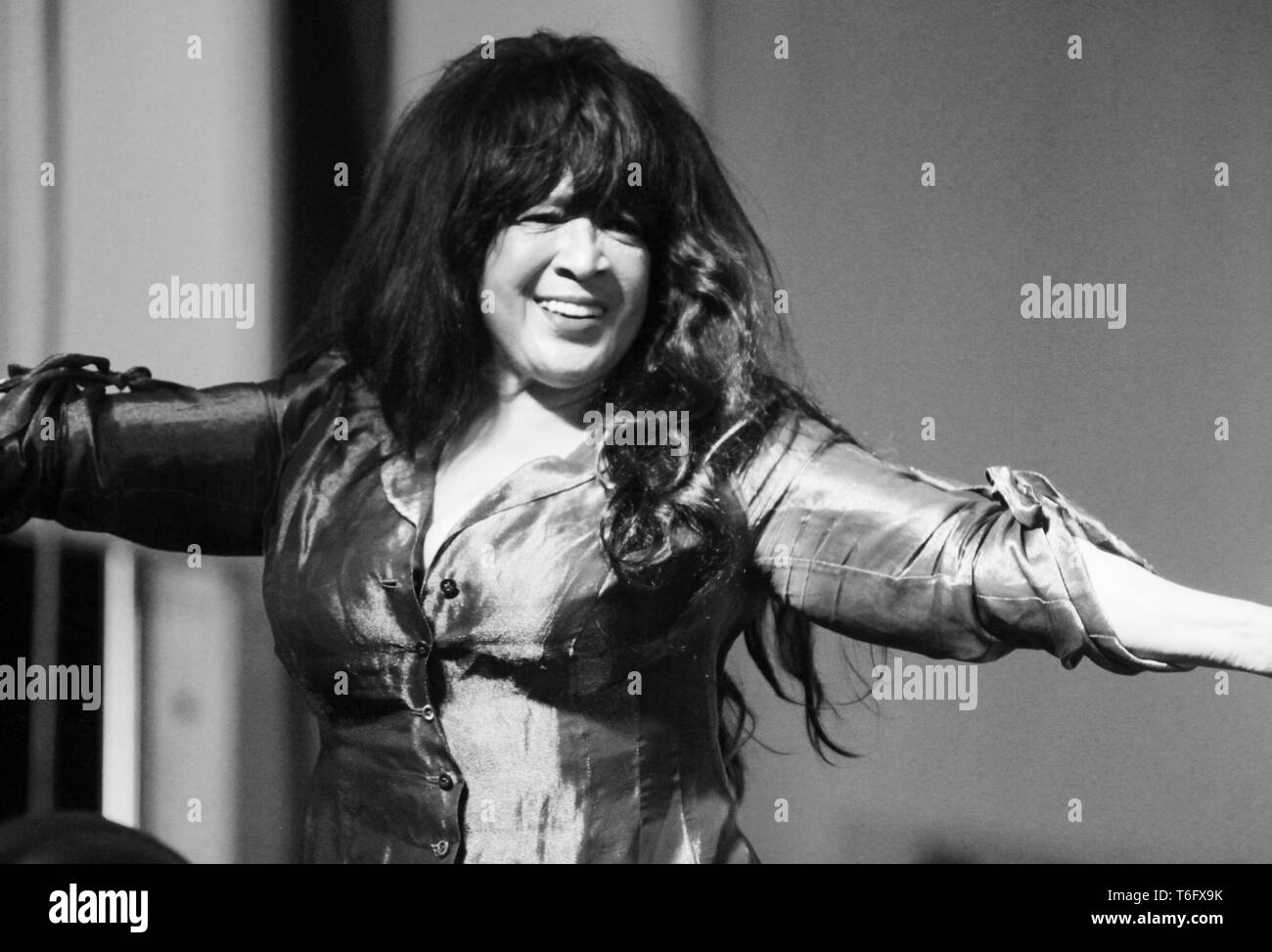 Ronnie spector hi-res stock photography and images - Alamy
