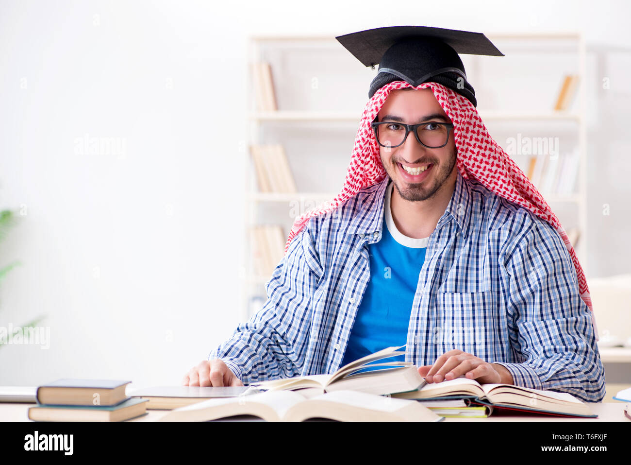 Student graduation arab hi-res stock photography and images - Alamy