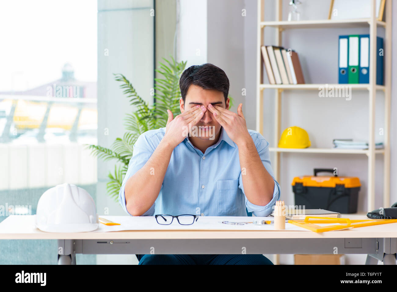 Sleeping construction worker hi-res stock photography and images - Alamy