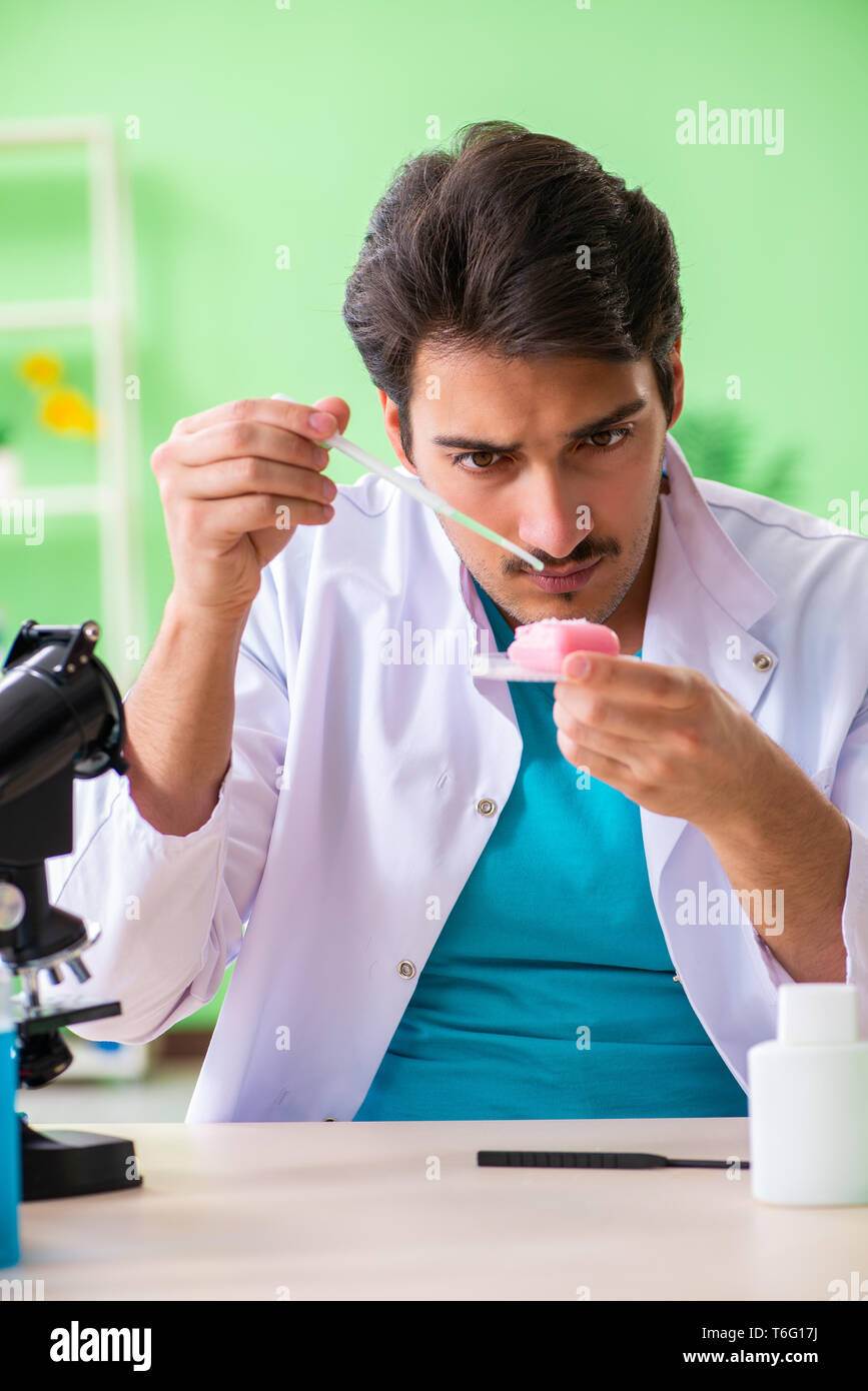 Pouring laundry soap hi-res stock photography and images - Alamy