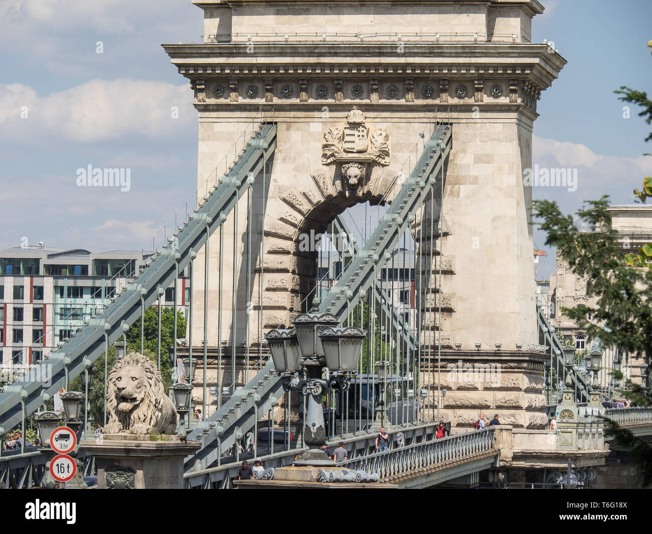 Ship at chain bridge hi-res stock photography and images - Alamy