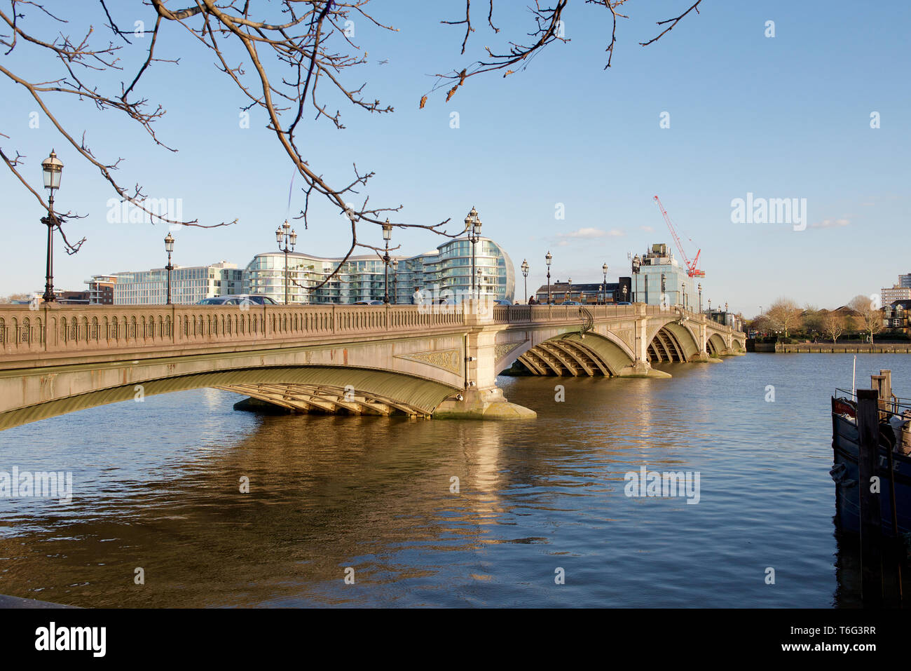 Battersea bridge across hi-res stock photography and images - Alamy