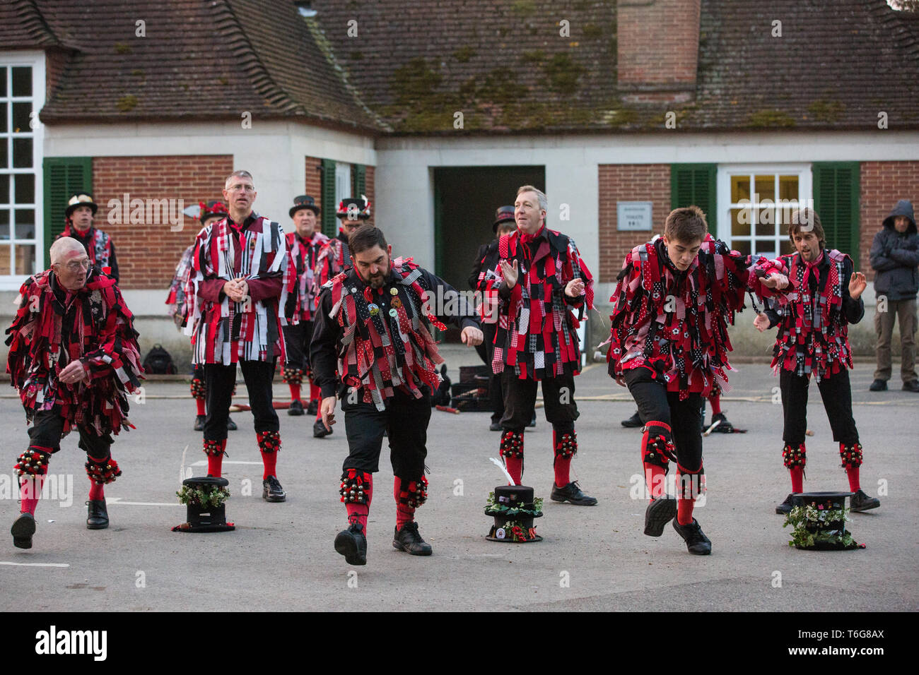 Runnymede, UK. 1st May, 2019. Datchet Border Morris provide a display ...