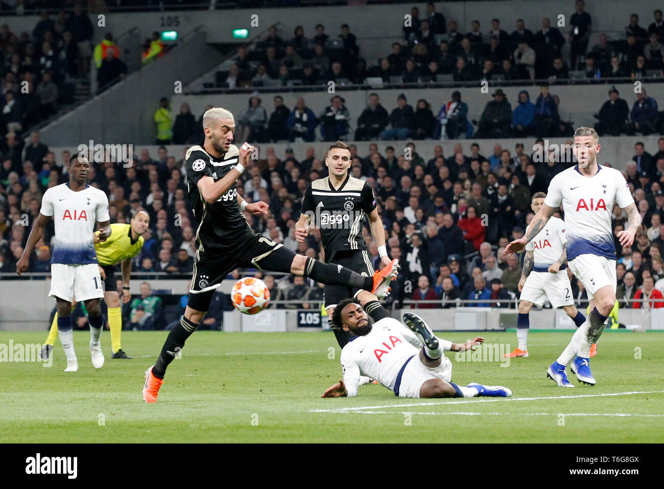 Hakim ziyech tottenham hi-res stock photography and images - Alamy
