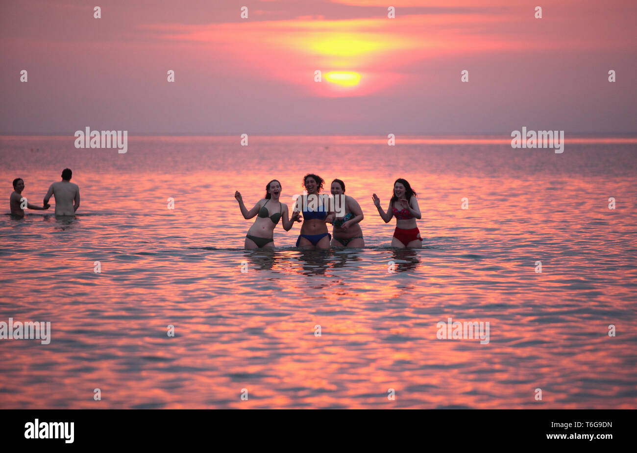 St Andrews, Fife, Scotland, UK. 01st May, 2019 St Andrews Students take ...