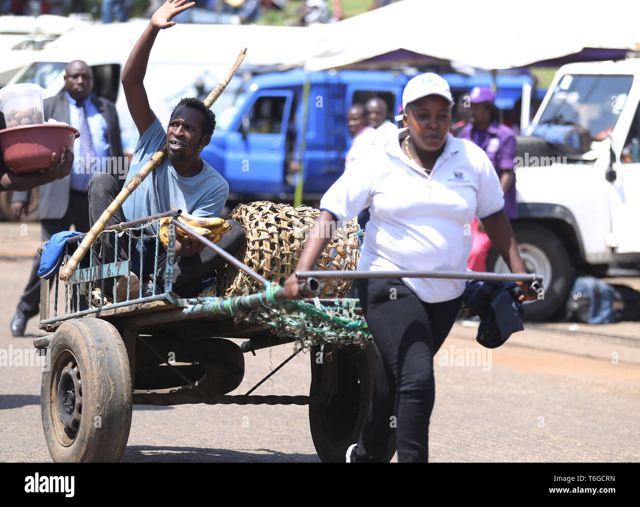 Low income earners hi-res stock photography and images - Alamy