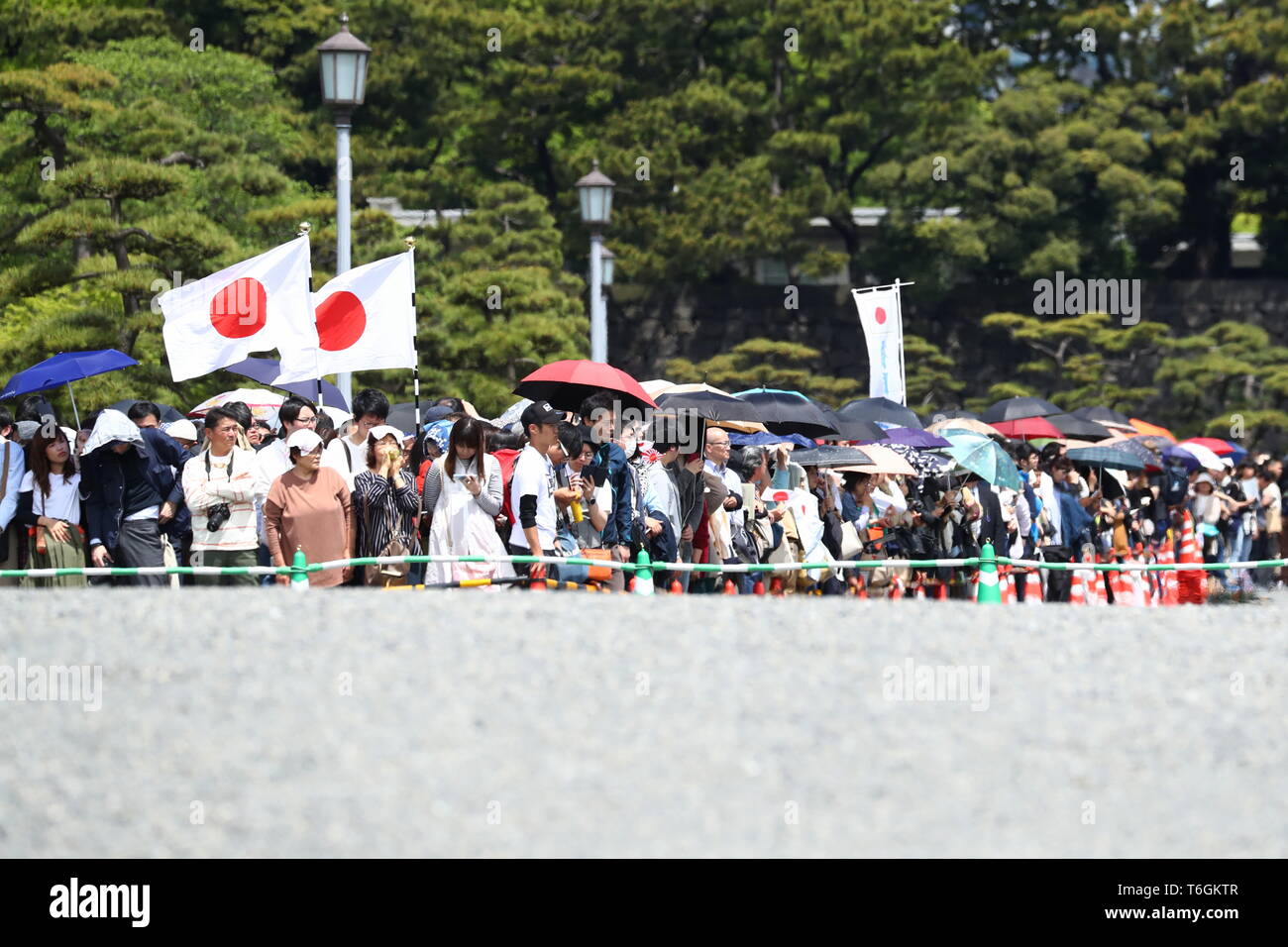 Well-wishers wait to see Japan's new Emperor Naruhito outside the ...