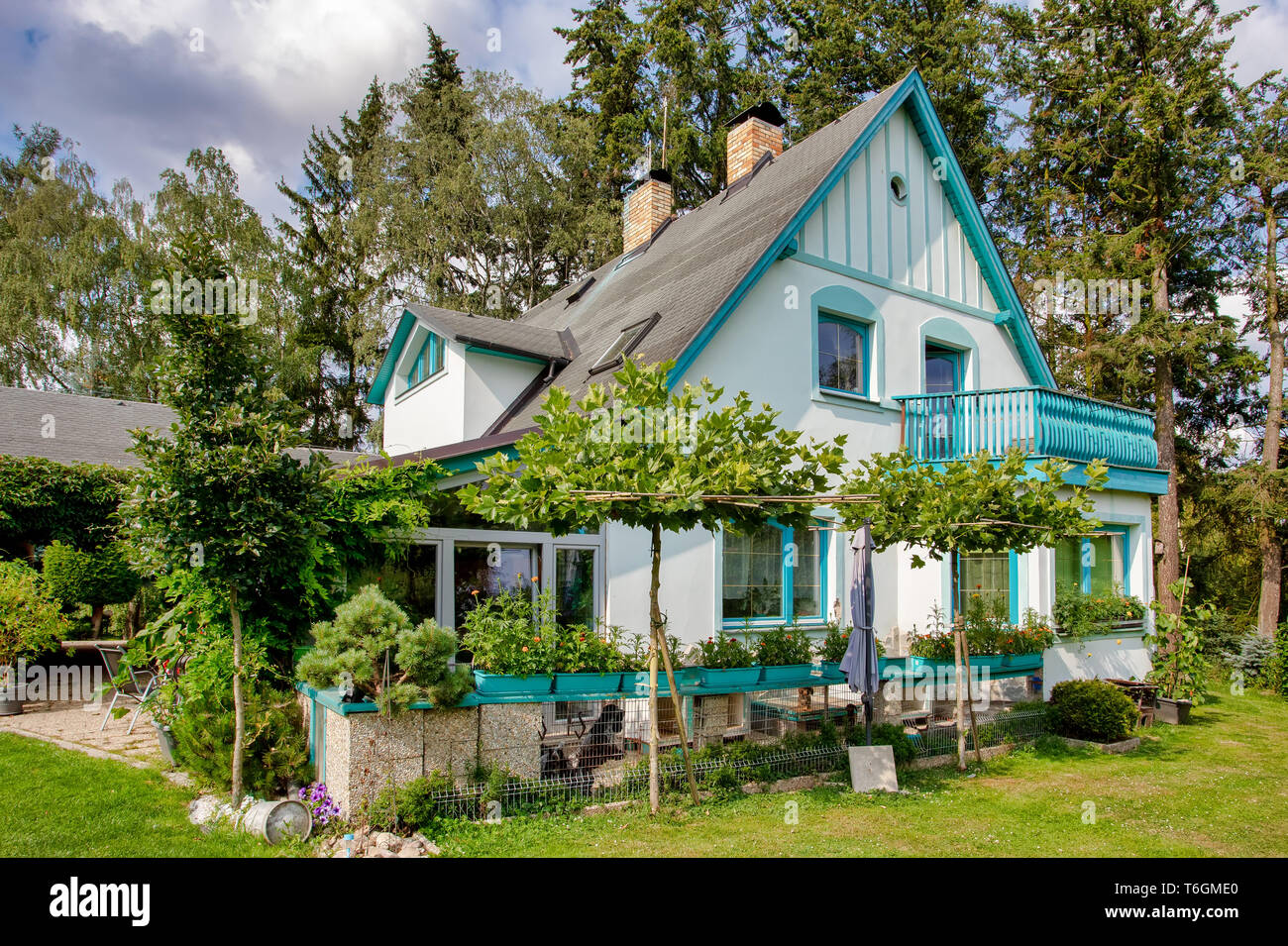 Beautiful house in spring hi-res stock photography and images - Alamy