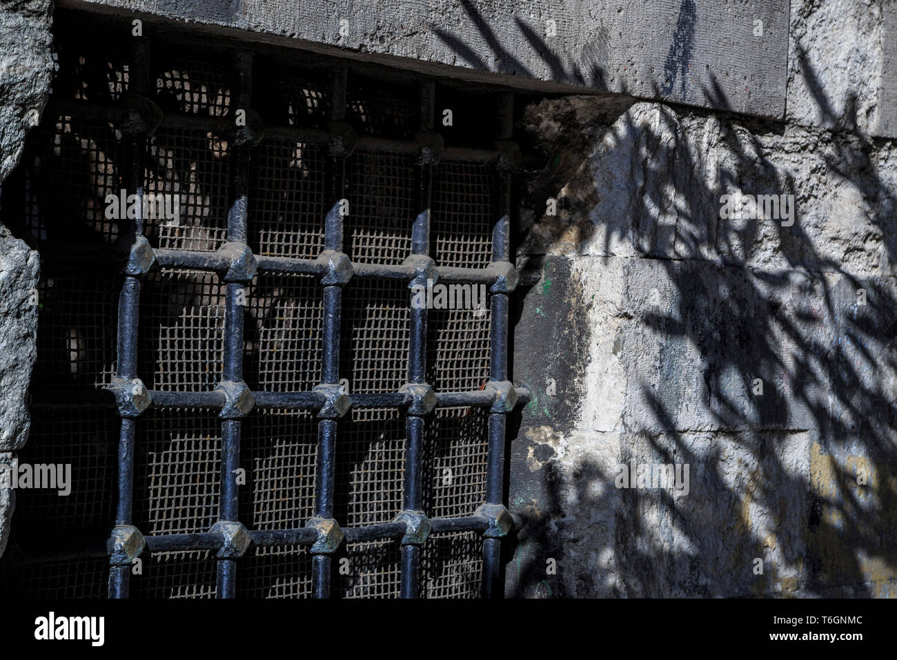 Medieval iron lattice windows hi-res stock photography and images - Alamy