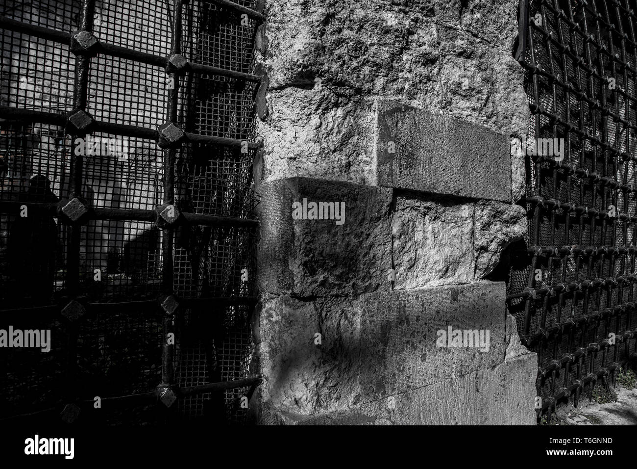 Medieval iron lattice windows hi-res stock photography and images - Alamy