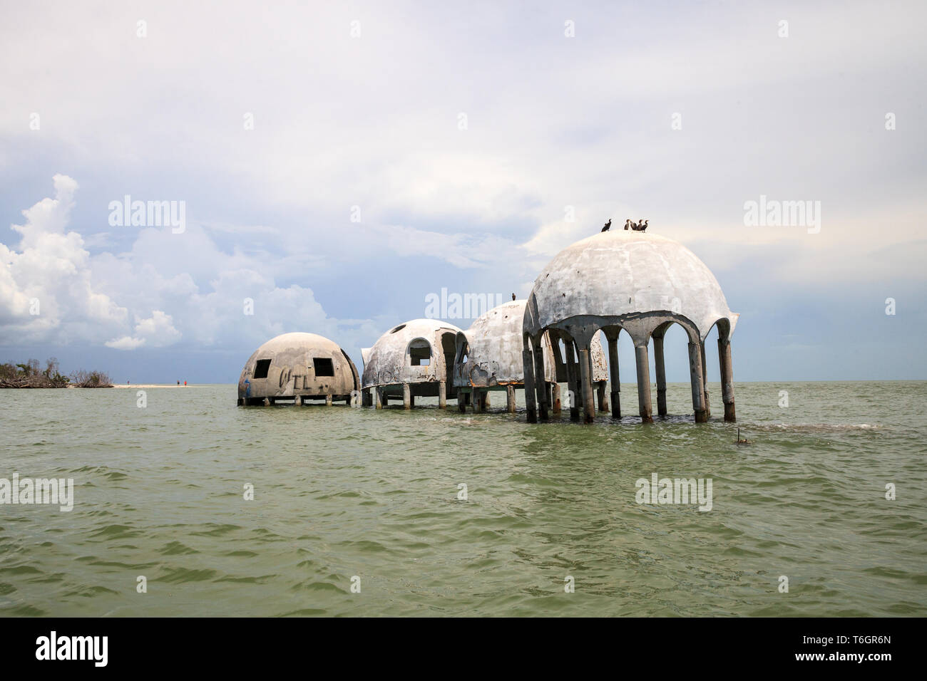 Blue sky over the Cape Romano dome house ruins Stock Photo - Alamy