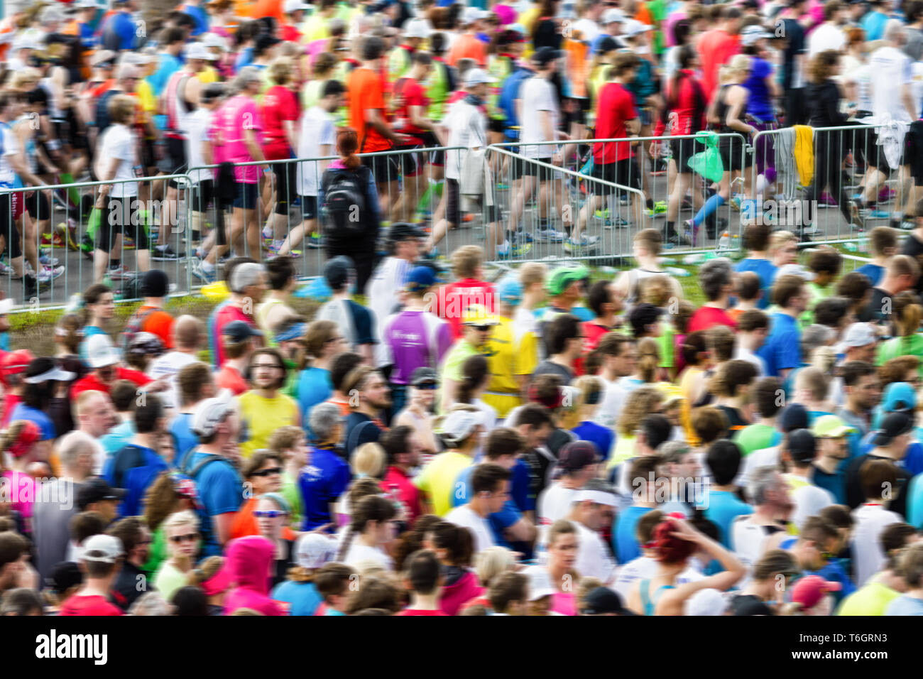Crowd barrier hi-res stock photography and images - Alamy