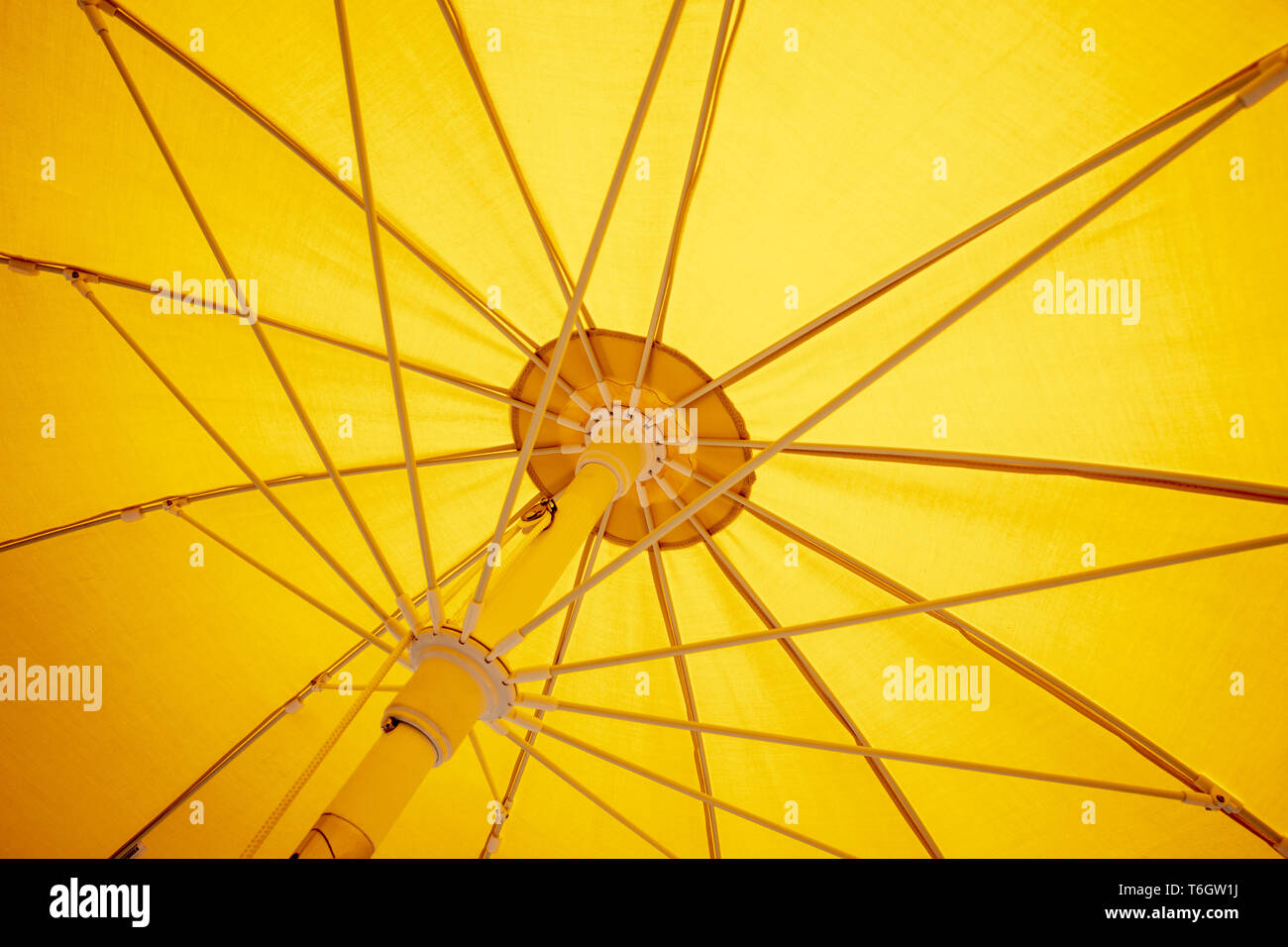 Big open umbrella hi-res stock photography and images - Alamy