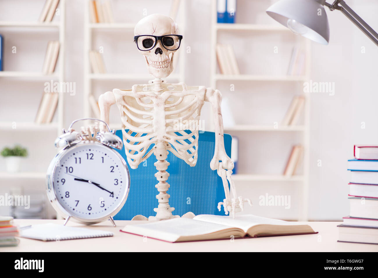 Dead Office Worker Skeleton Stock Photos & Dead Office Worker Skeleton ...