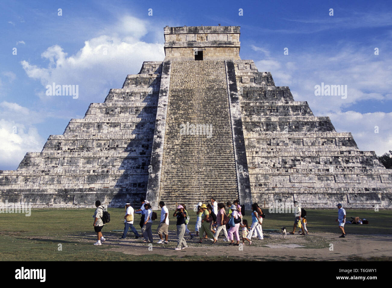 Ruins at chichen itza hi-res stock photography and images - Alamy
