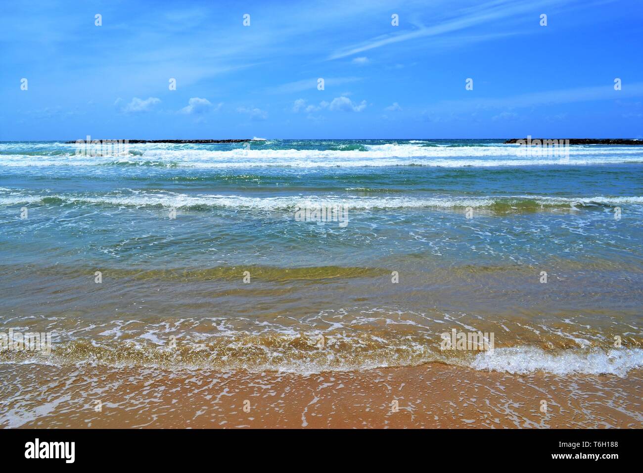 Amazing shiny waves of the surf Stock Photo - Alamy