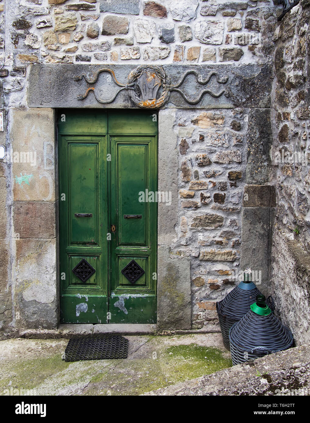 Ancient stone door hi-res stock photography and images - Alamy