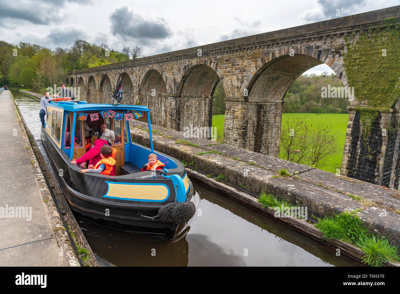 Chirk railway viaduct hi-res stock photography and images - Alamy