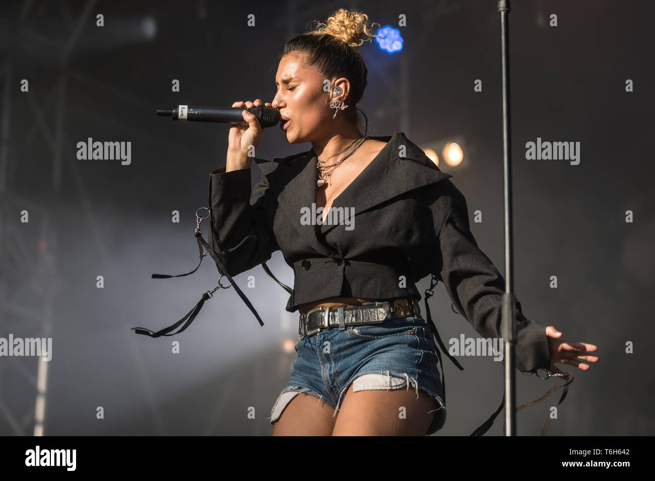 Raye singer 2018 hi-res stock photography and images - Alamy