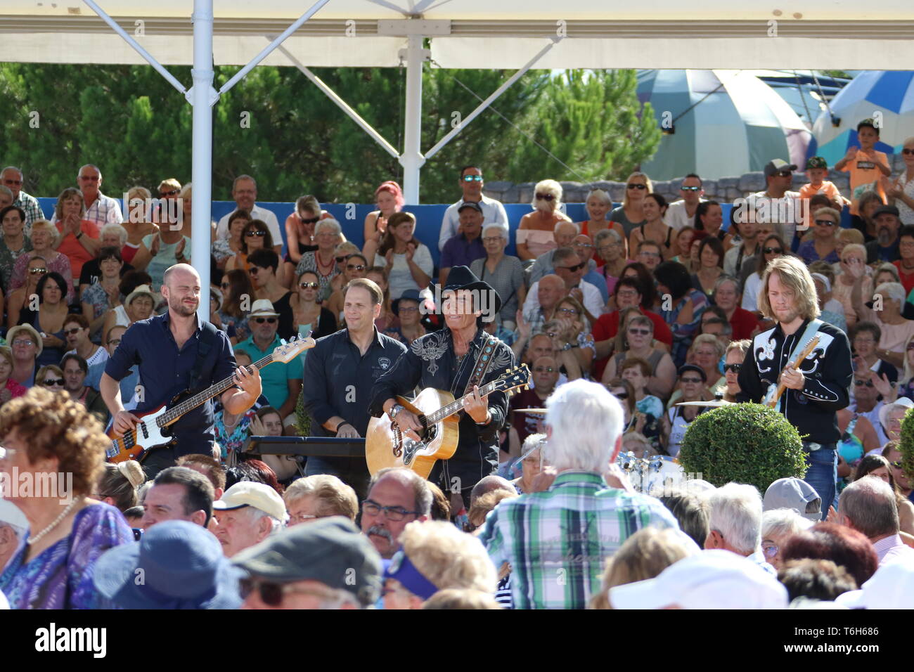 Tom astor und band hi-res stock photography and images - Alamy