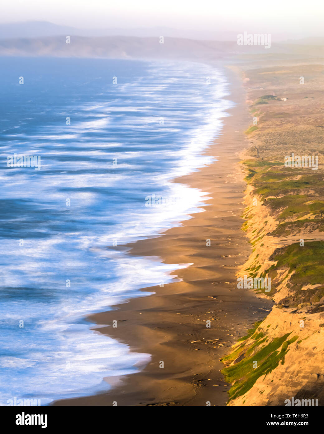 Beach view line art hi-res stock photography and images - Alamy