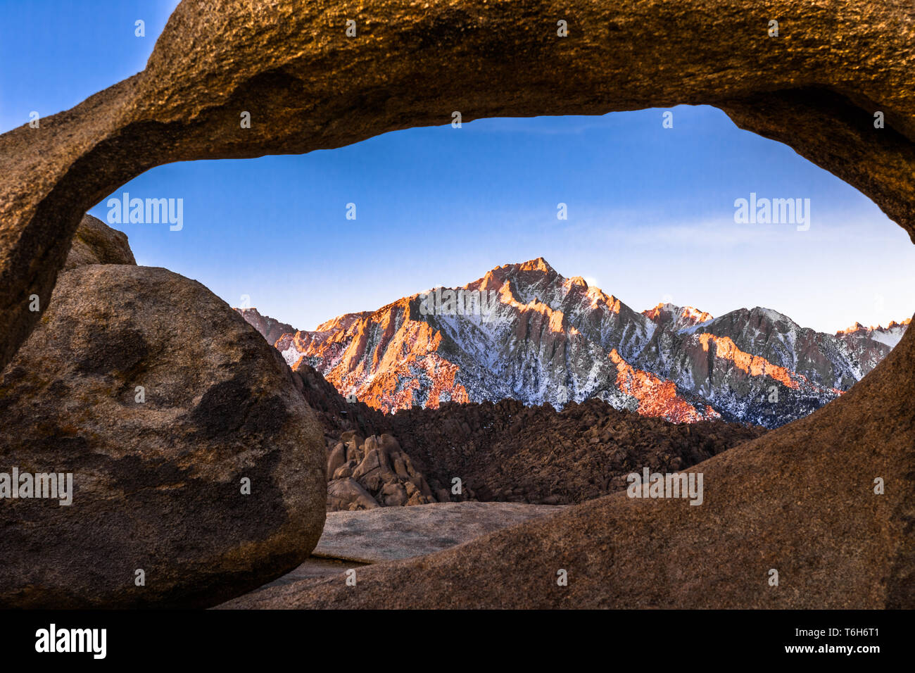 Nature and hills outdoors hi-res stock photography and images - Alamy