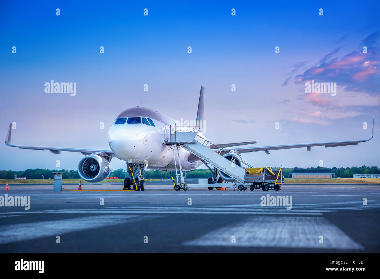 Cockpit airplane morning sun hi-res stock photography and images - Alamy