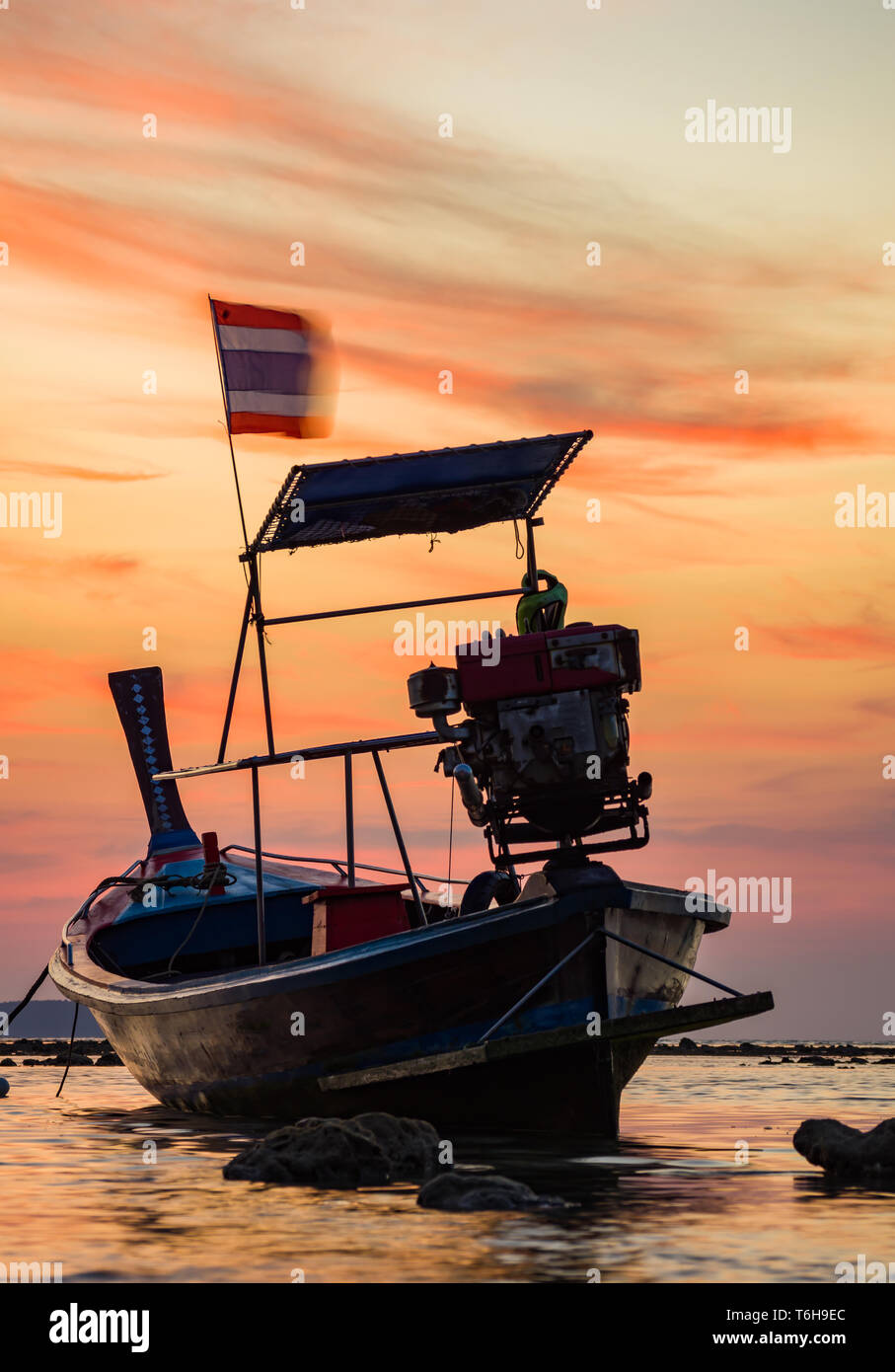 Traditionnal thai long tail hi-res stock photography and images - Alamy