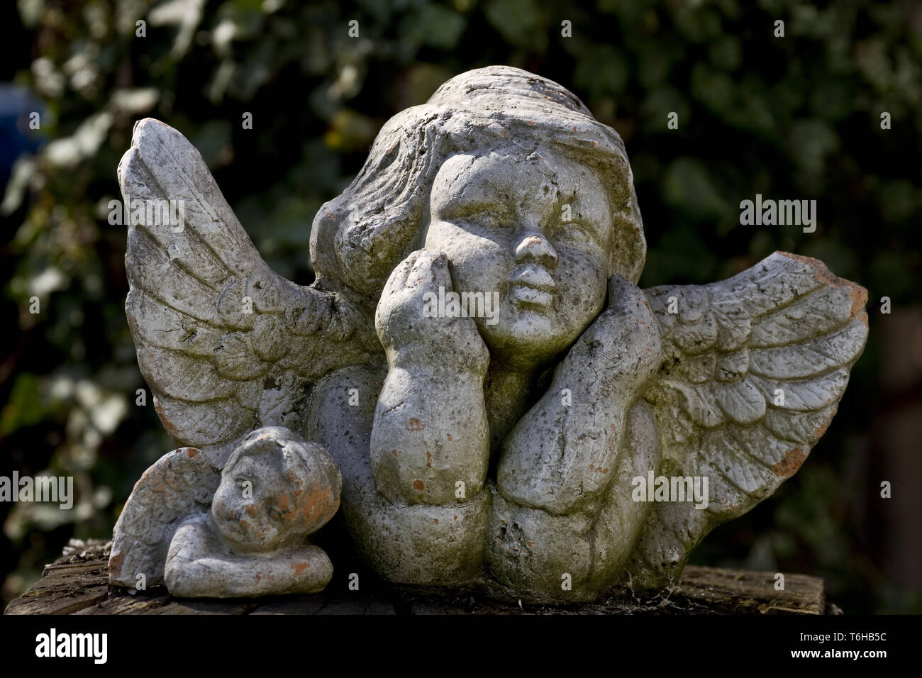 White angel figure hi-res stock photography and images - Alamy