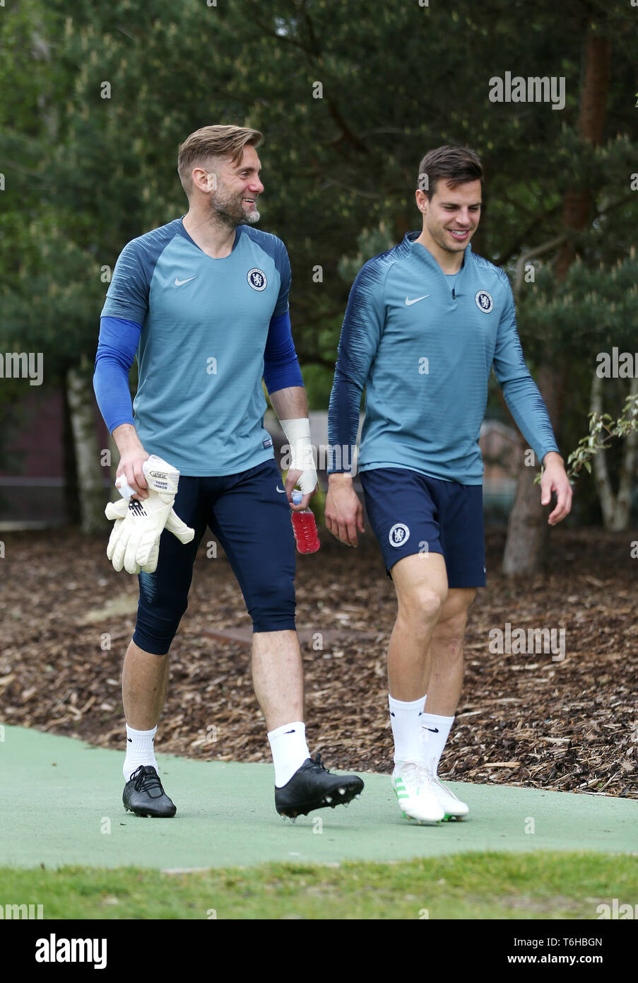 Chelsea goalkeeper Rob Green and Cesar Azpilicueta during the training ...