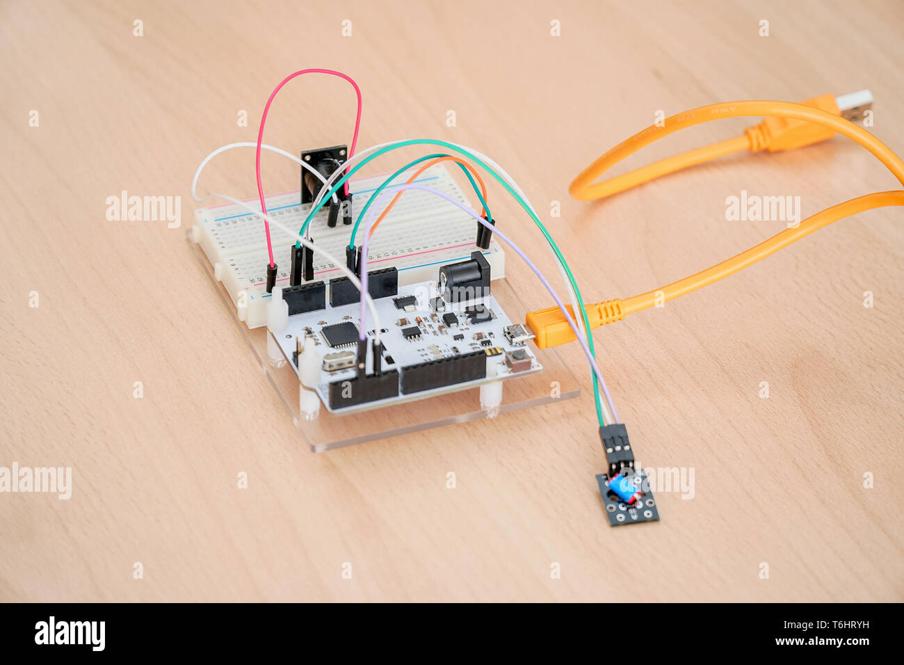 Breadboard project hi-res stock photography and images - Alamy