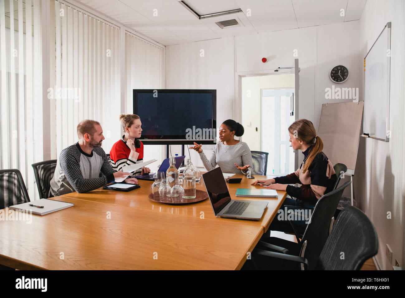 Small conference room table hi-res stock photography and images - Alamy