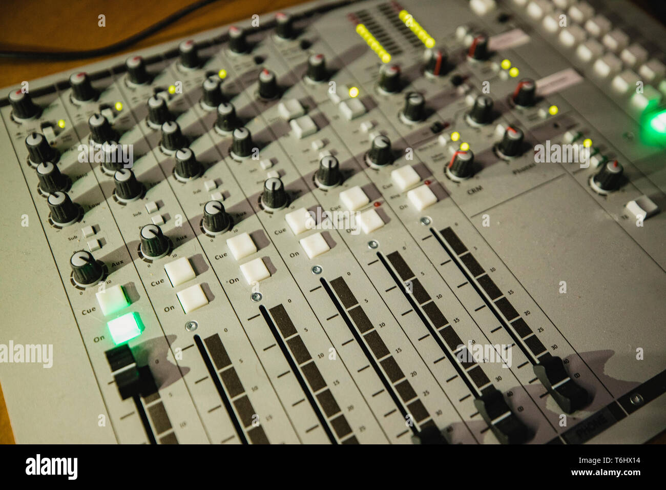 Radio studio desk hi-res stock photography and images - Alamy