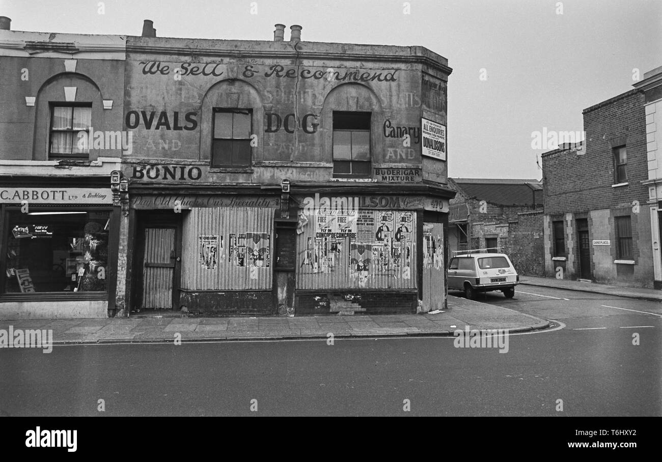 2/58/29 Dane Place Bow Stock Photo - Alamy