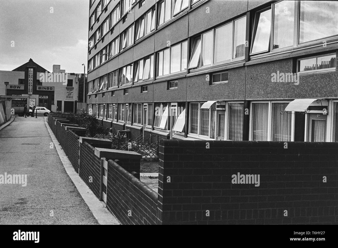 Tower hamlets council estate hi-res stock photography and images - Alamy