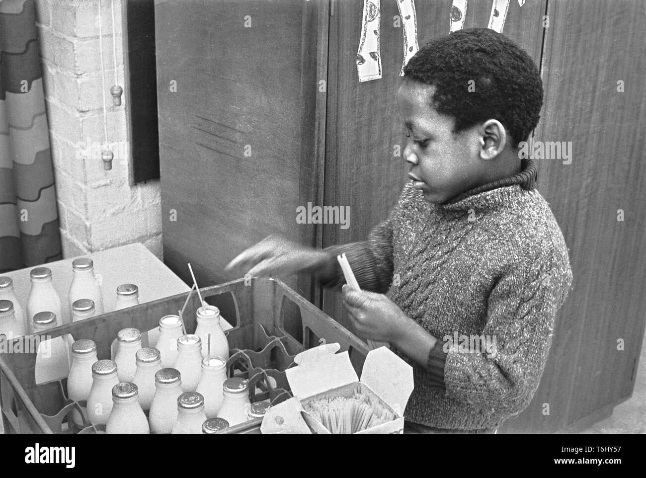 School milk 1970s hi-res stock photography and images - Alamy