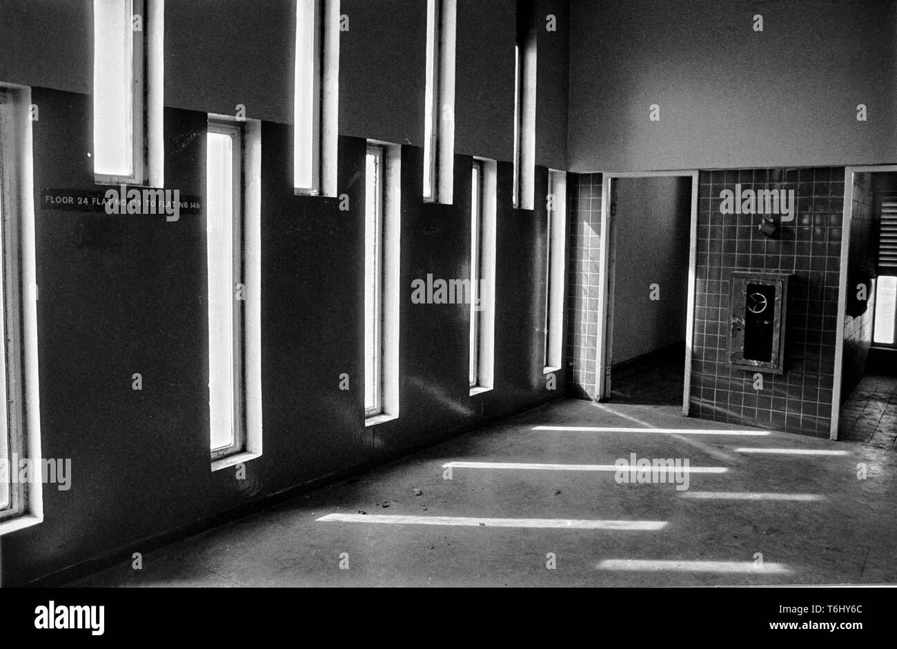 56/20 Tower Hamlets Balfron Tower Poplar 1978 Stock Photo - Alamy