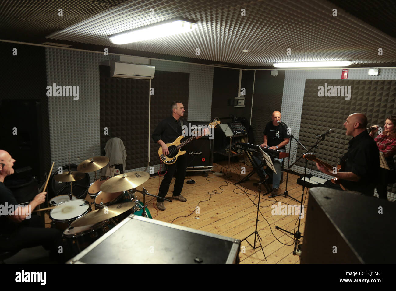 Music rehearsal room hi-res stock photography and images - Alamy