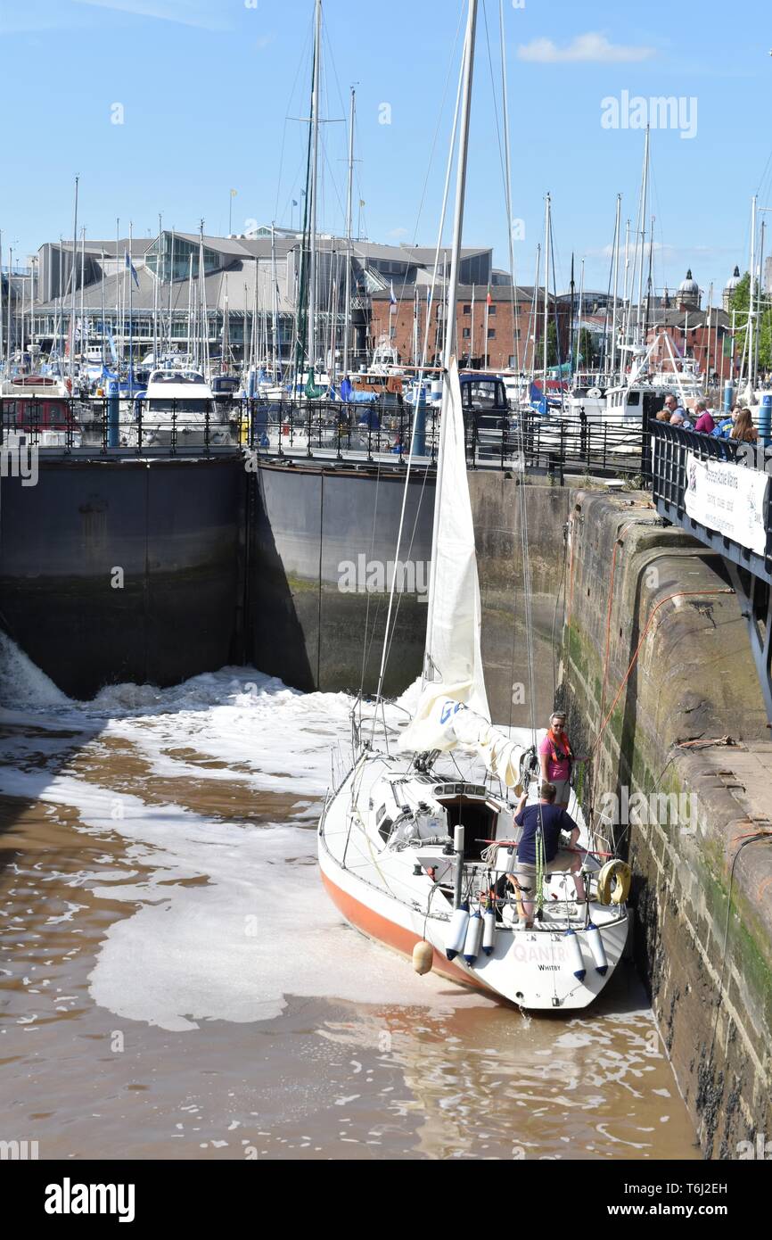 Hull marina yorkshire boats hi-res stock photography and images - Alamy