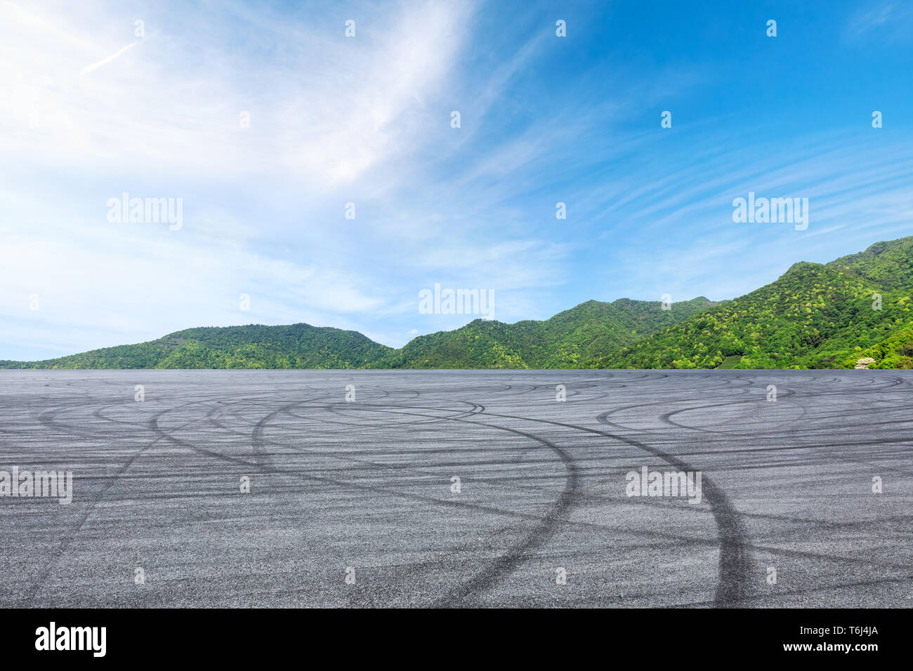 Empty race track background hi-res stock photography and images - Alamy