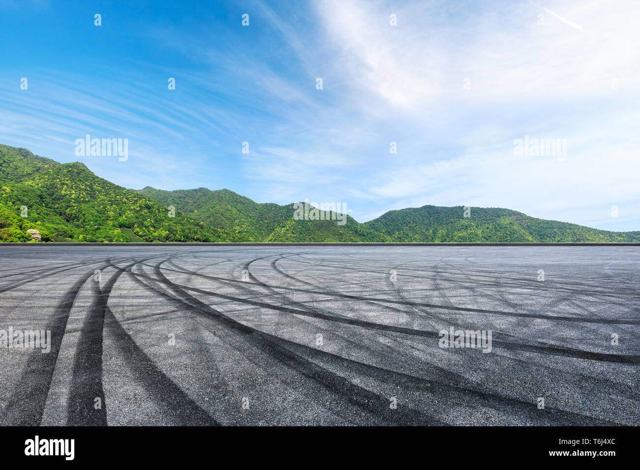 Empty race track background hi-res stock photography and images - Alamy