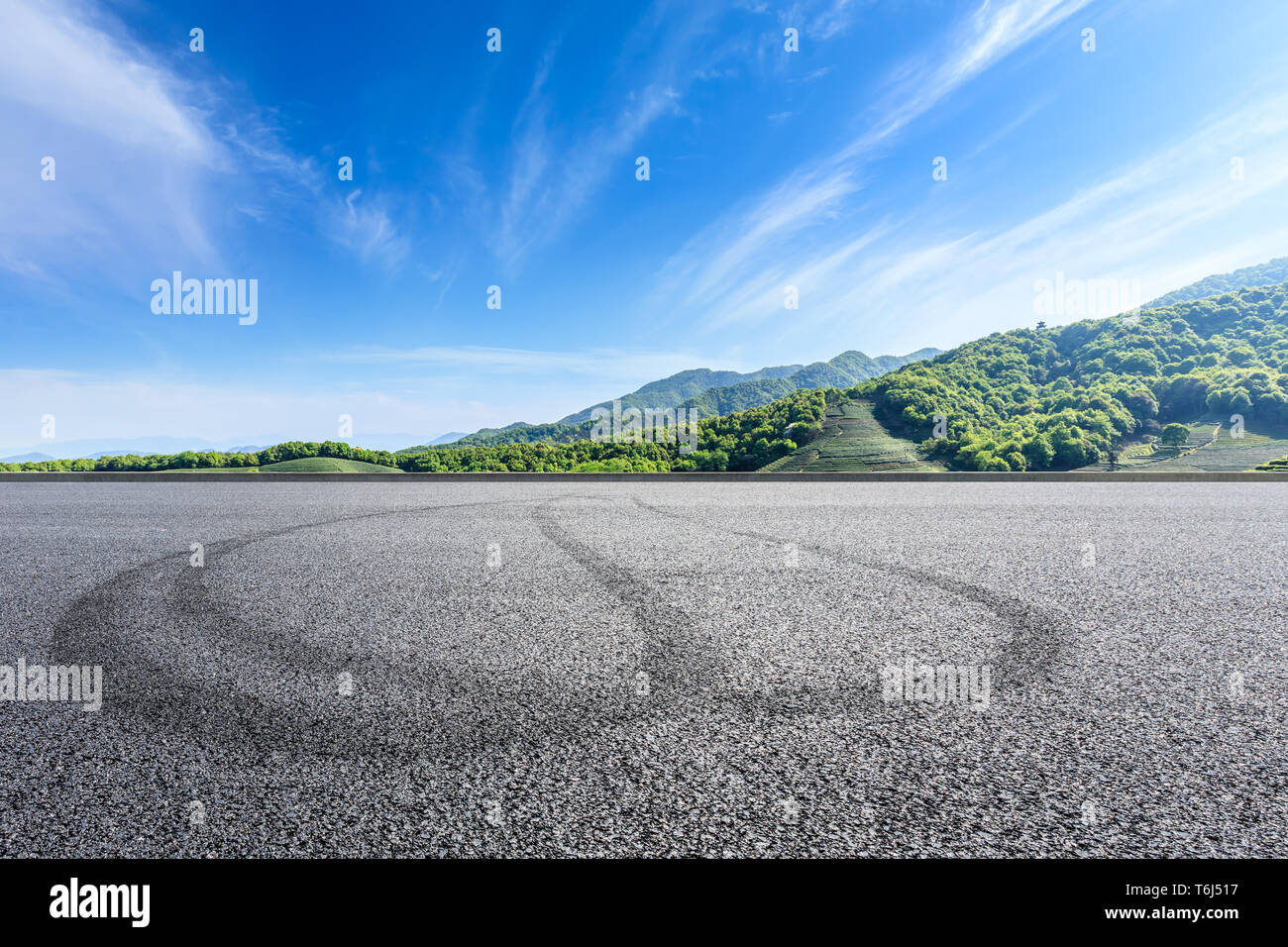 Empty race track background hi-res stock photography and images - Alamy