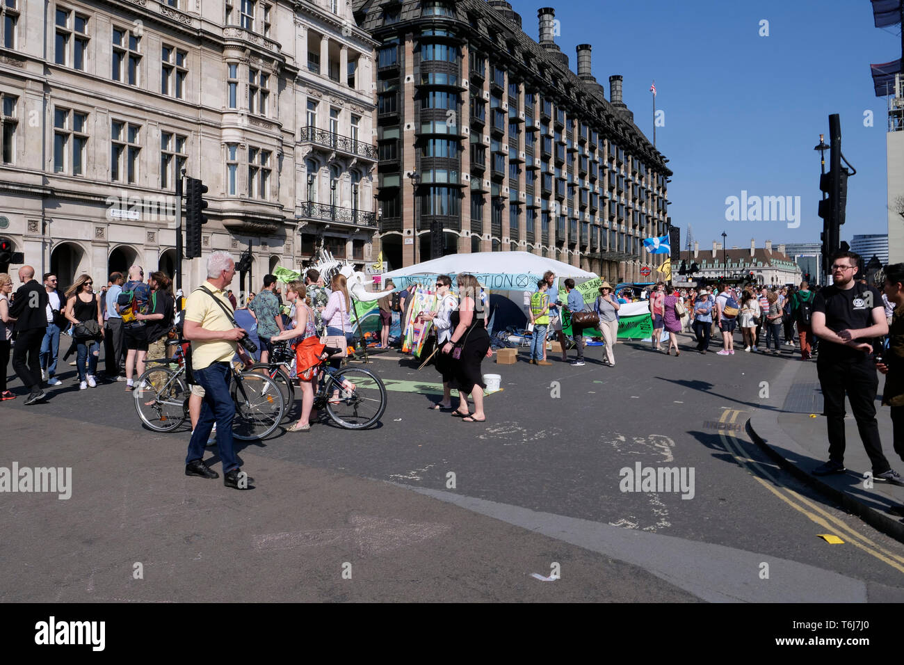 Passive police presence hi-res stock photography and images - Alamy