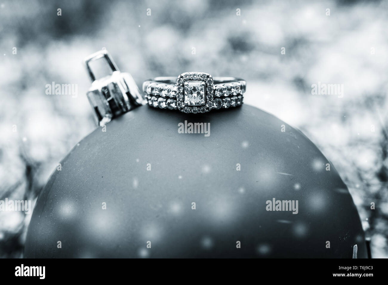 Ring of snow hi-res stock photography and images - Alamy